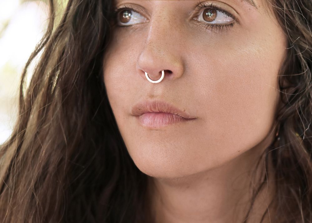 Chen - Gold Septum Clicker Ring – Auri Jewelry